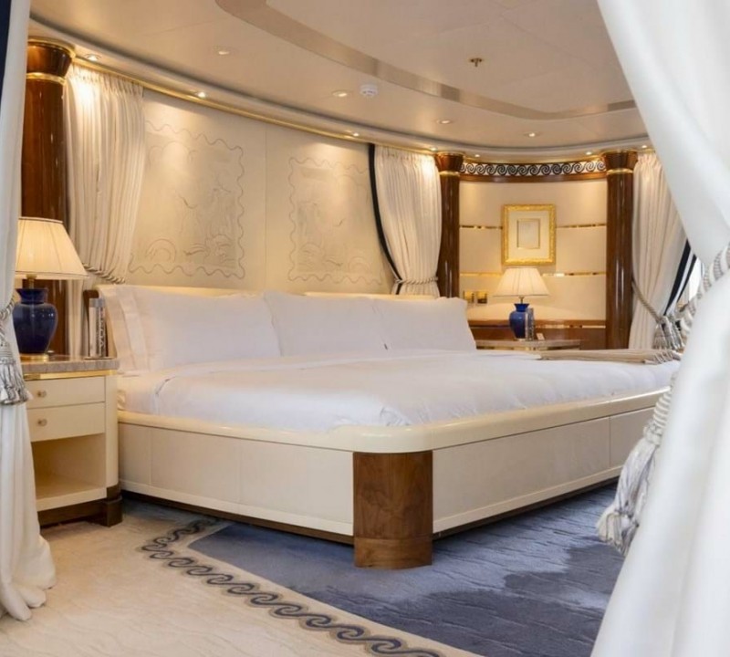 Yacht OLYMPUS, Feadship | CHARTERWORLD Luxury Superyacht Charters